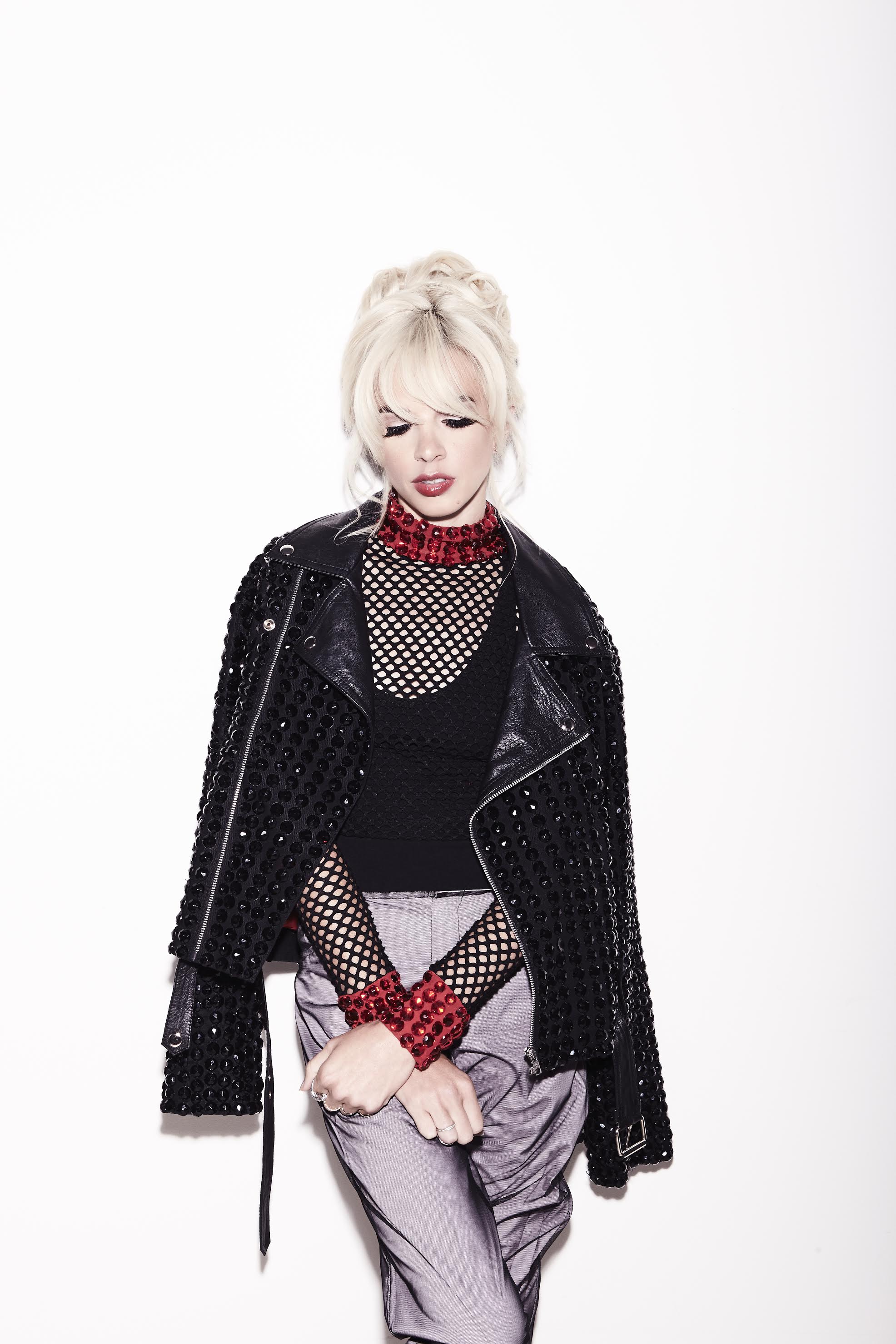 Lauriana Mae Premieres "LOL" with Dreezy