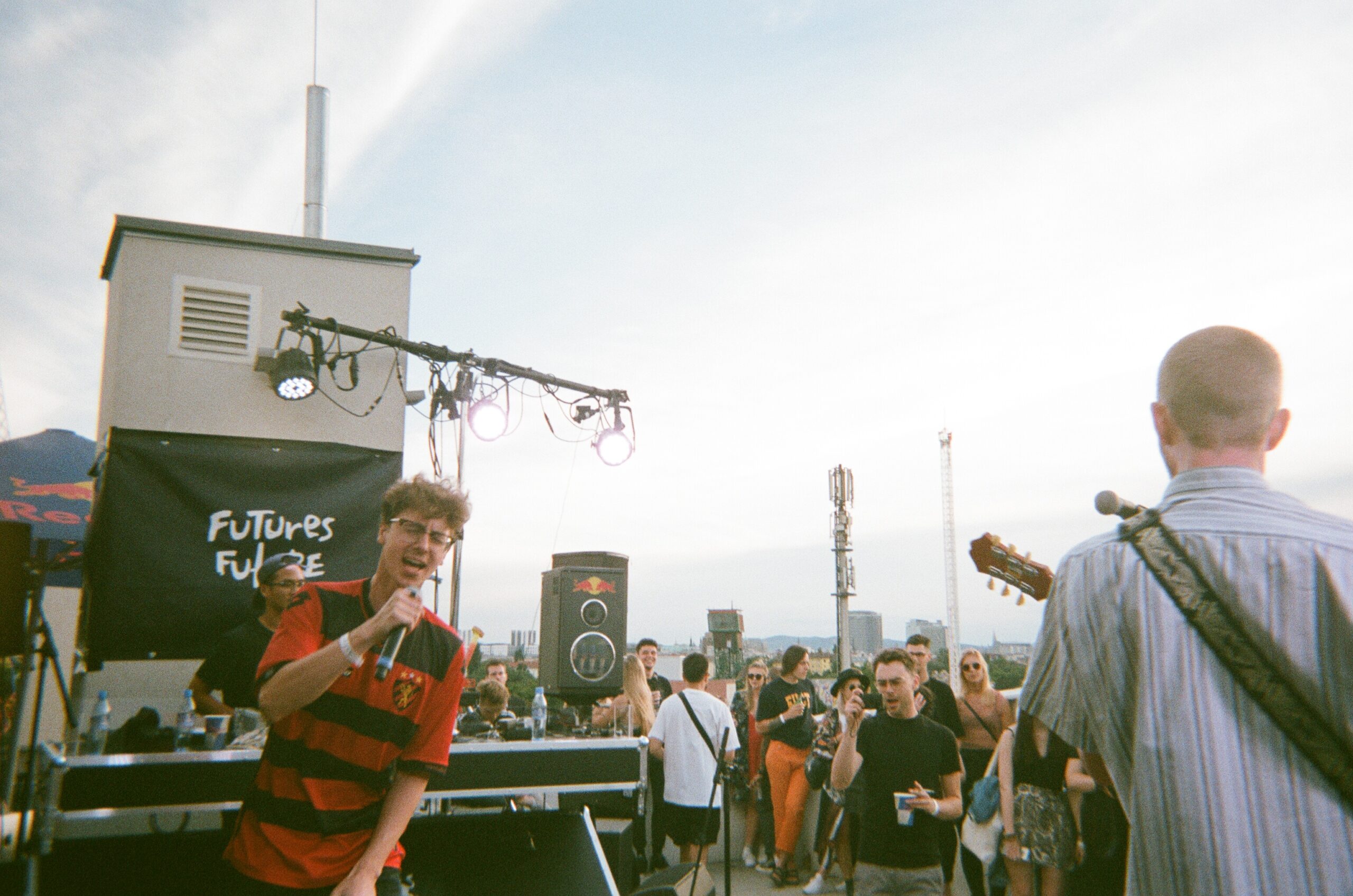 Wir waren auf der geheimen Rooftop-Party von Futuresfuture und Gerard ...