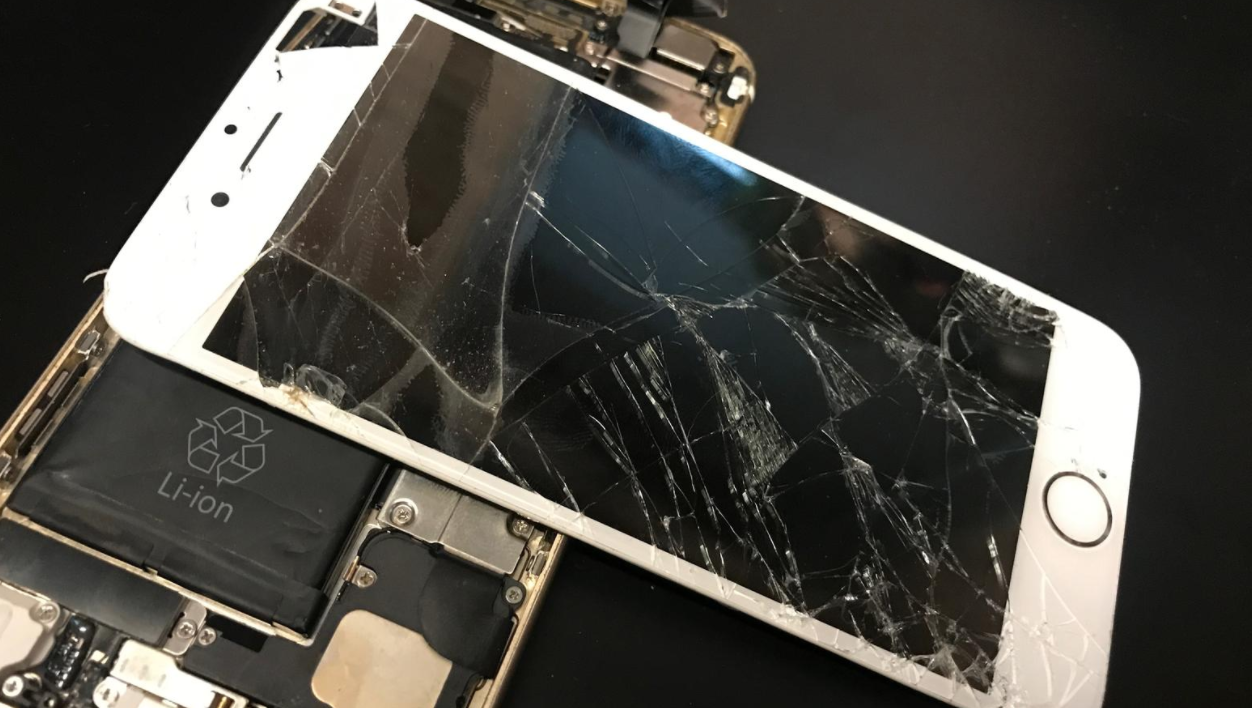 Latest iOS Update Shows Apple Can Use Software to Break Phones Repaired ...