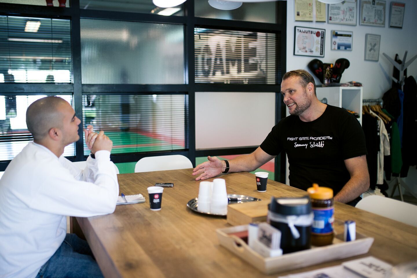 We spraken Semmy Schilt over vechtsport, feestjes en acteerwerk