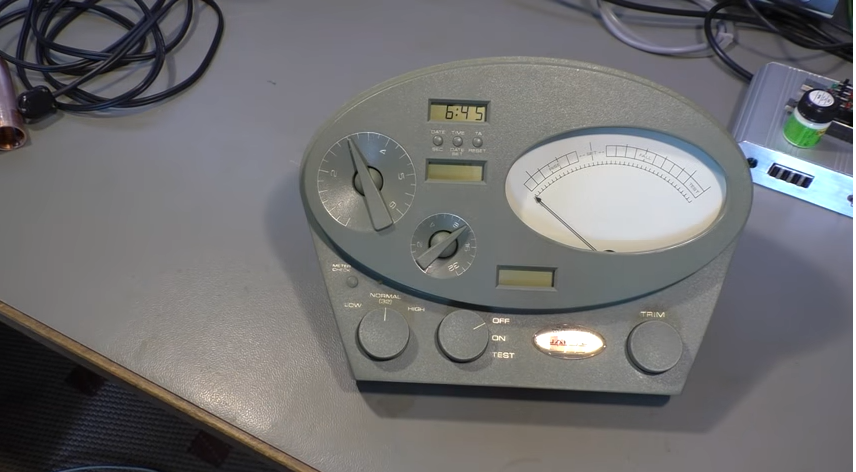 What’s Inside a $5,000 Scientology E-Meter?