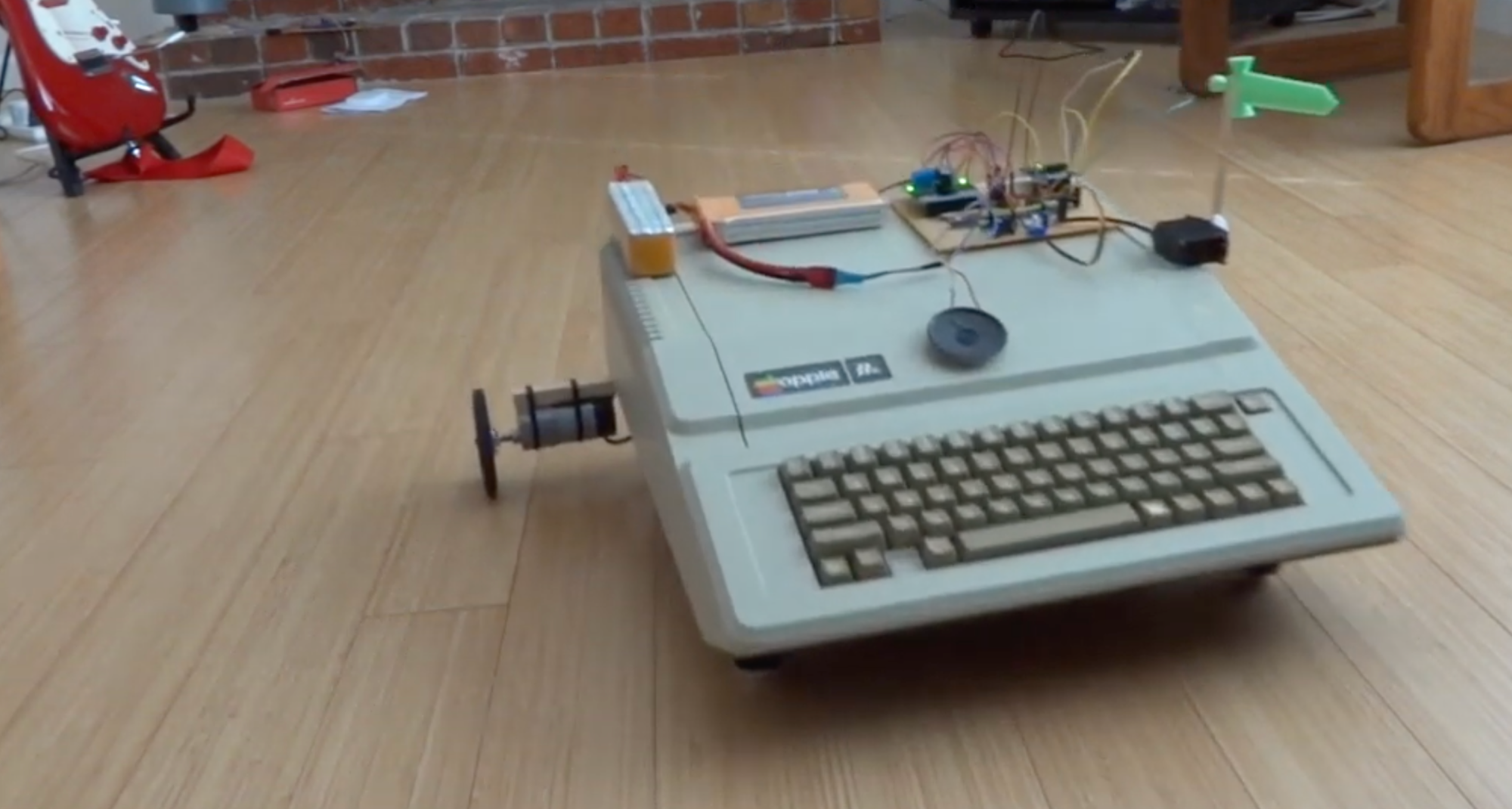 This Programmer Turned the 36-Year-Old Apple IIe into a Robot