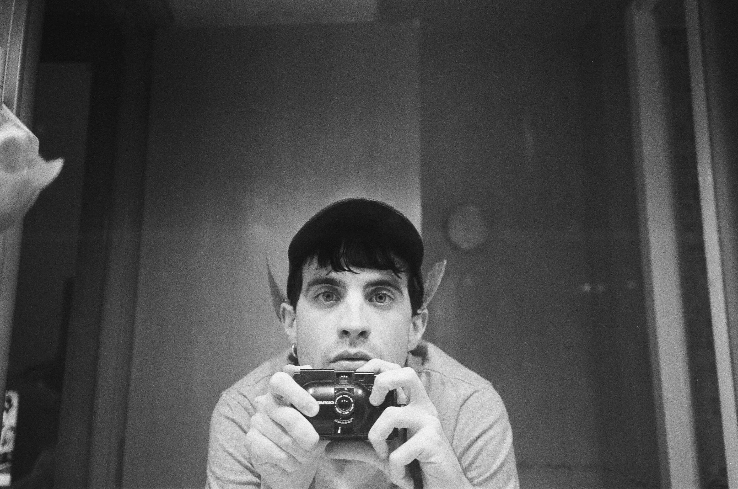 this cyborg artist can sense the weather using ear implants