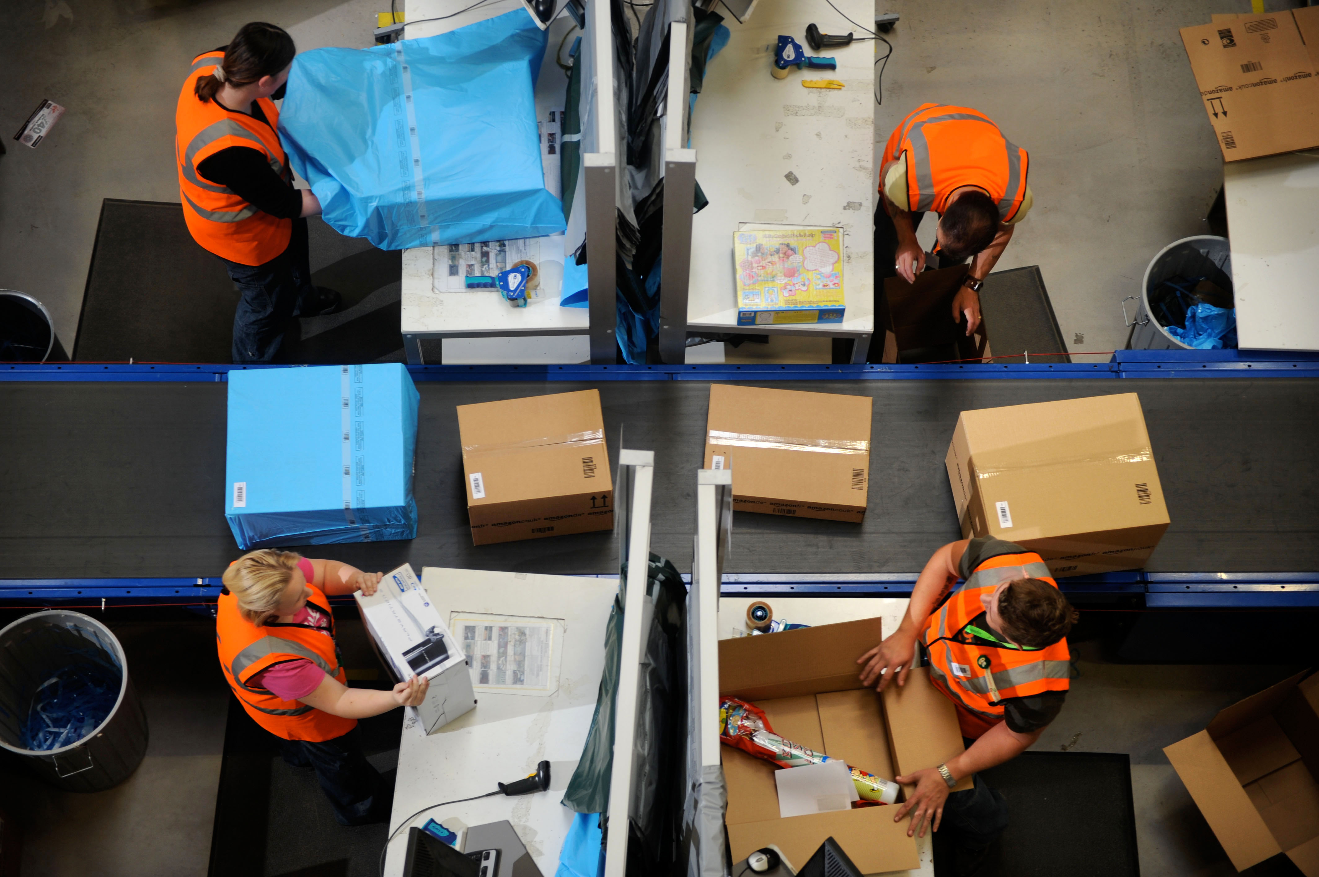 The Grim Job Diary of an Amazon Worker at Christmas