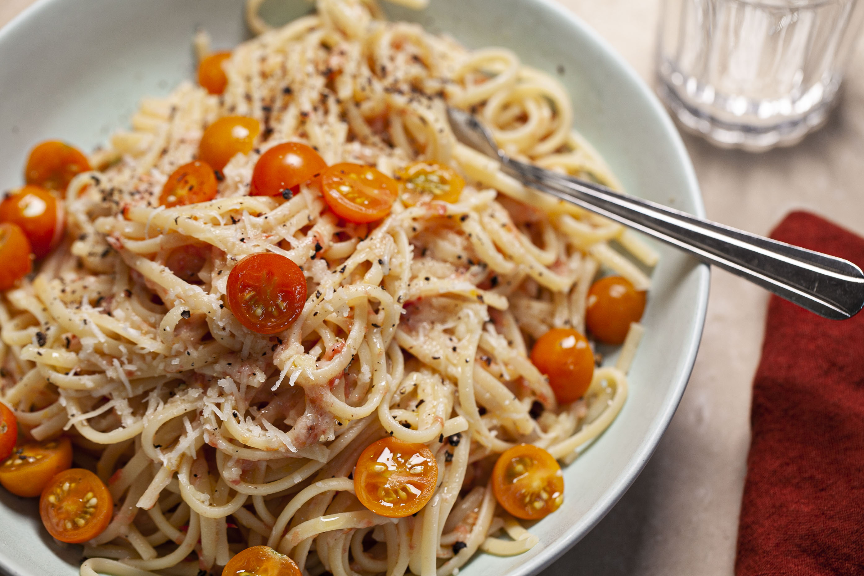 Spaghetti con Pomodori Grattugiati e Buccia di Limone