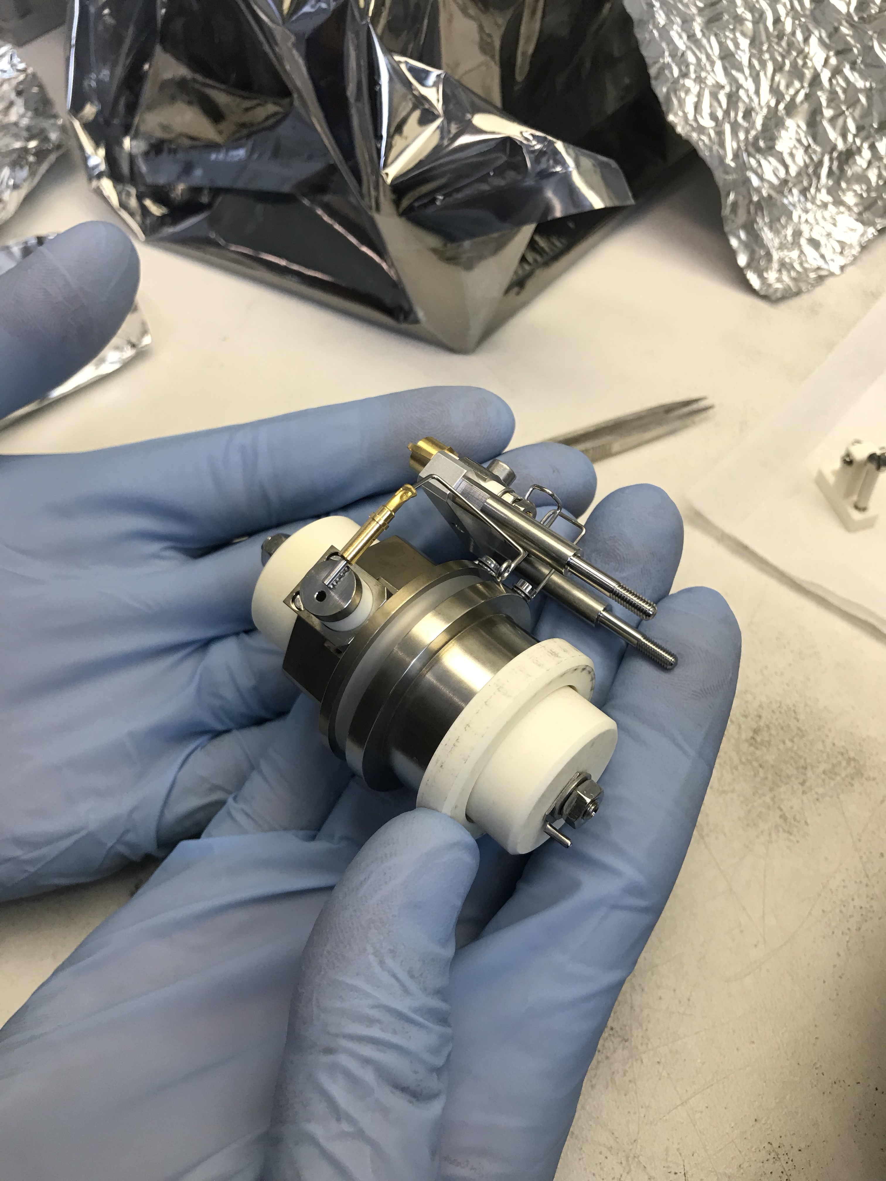 Scientists Created a Device to Find Alien Life That's So Tiny It Fits ...