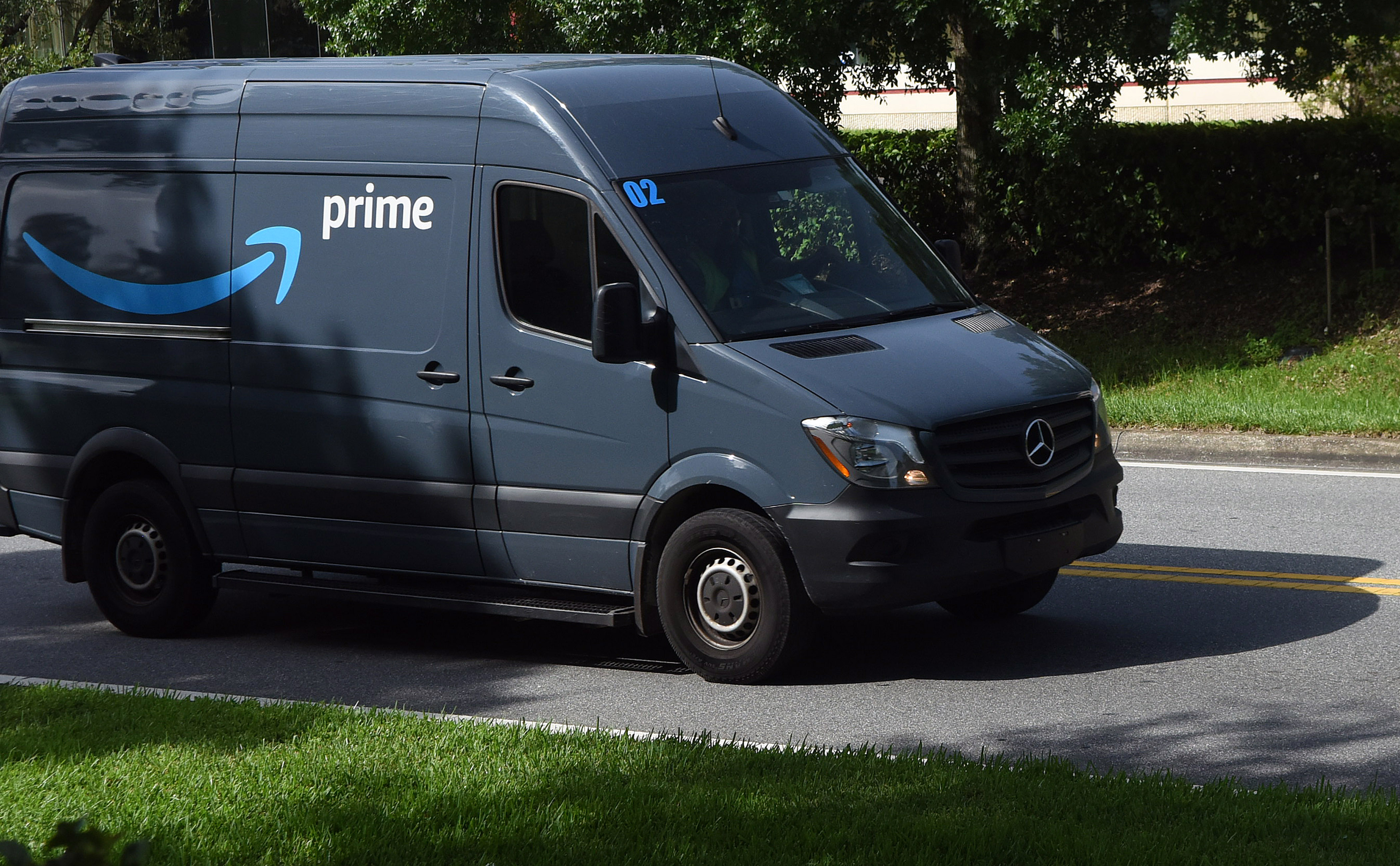 Amazon Delivery Drivers Unionized. Now They Have to Prove They Work For ...