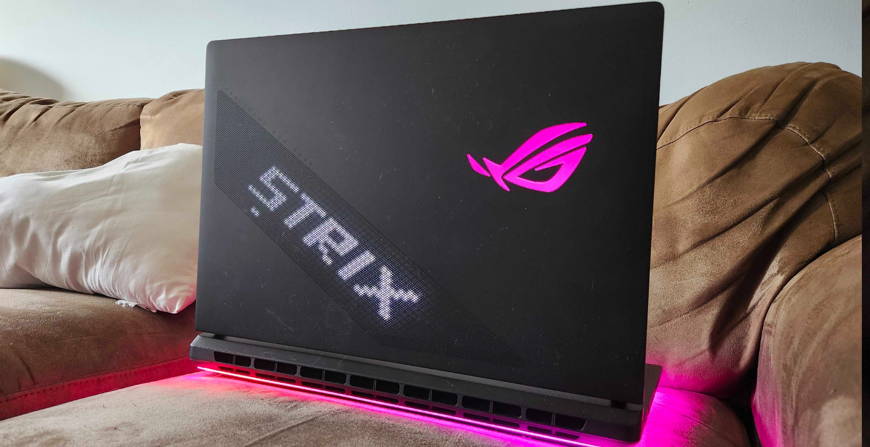 The ASUS STRIX SCAR 18 Feels Like a Portable Desktop, Pushing Power ...