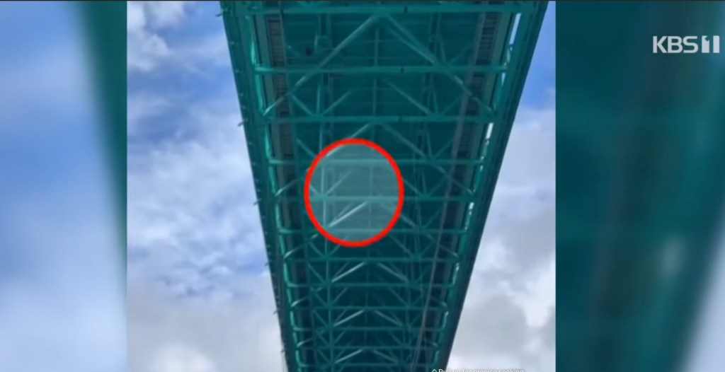People Are Bungee Jumping Off the World’s Highest Bridge—Without Ropes